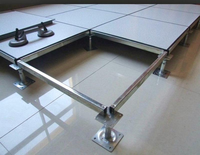 Piso Elevado para área Externa - Interiores Móveis Estação de Trabalho ...